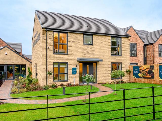 4 bedroom detached house for sale