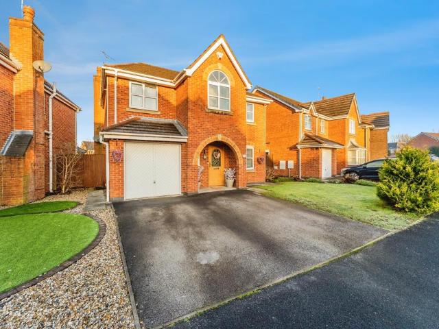 4 bedroom detached house for sale