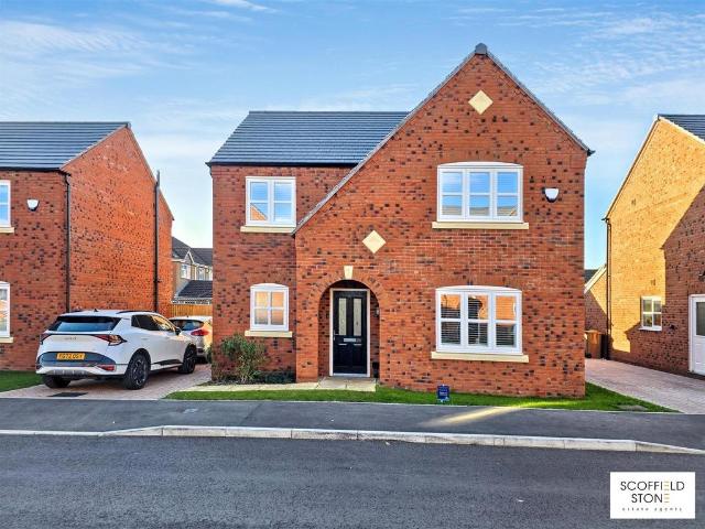 4 bedroom detached house for sale