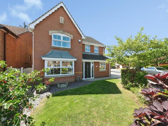 4 bedroom detached house for sale
