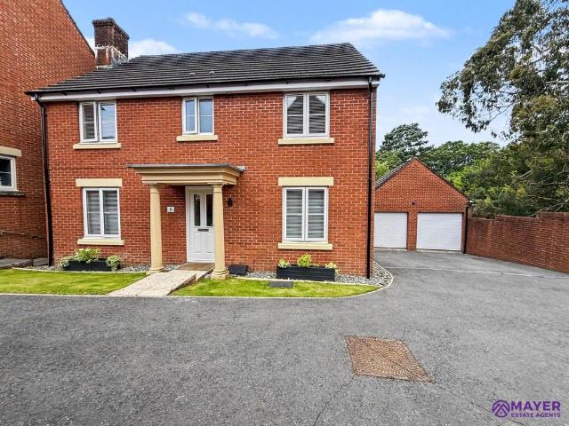 4 bedroom detached house for sale
