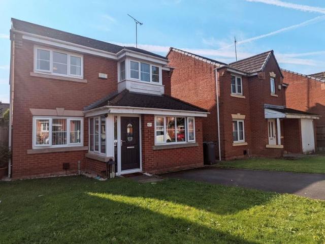 4 bedroom detached house for sale