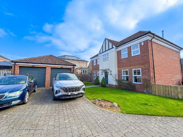 4 bedroom detached house for sale