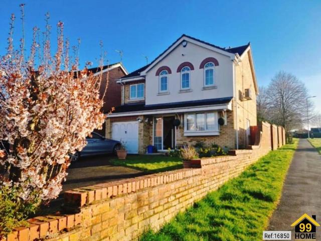 4 bedroom detached house for sale