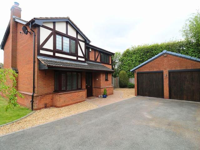 4 bedroom detached house for sale