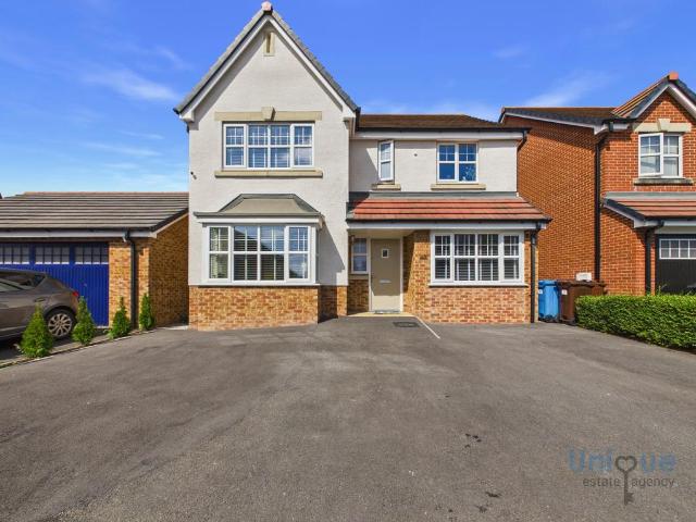 4 bedroom detached house for sale