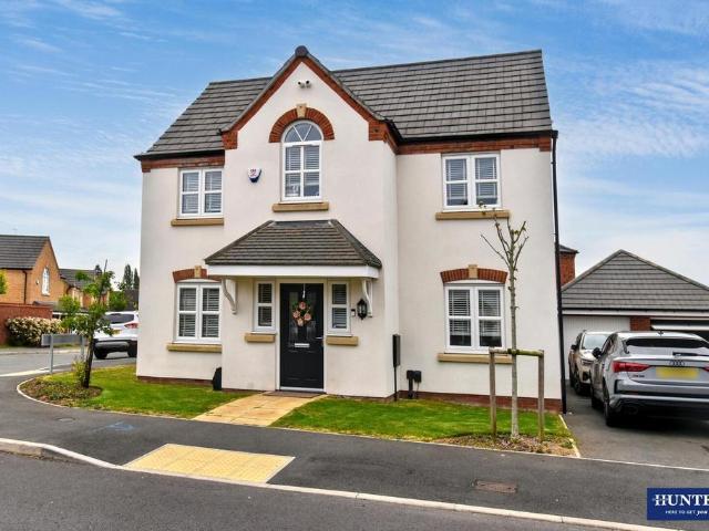 4 bedroom detached house for sale