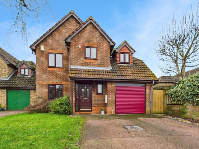 4 bedroom detached house for sale