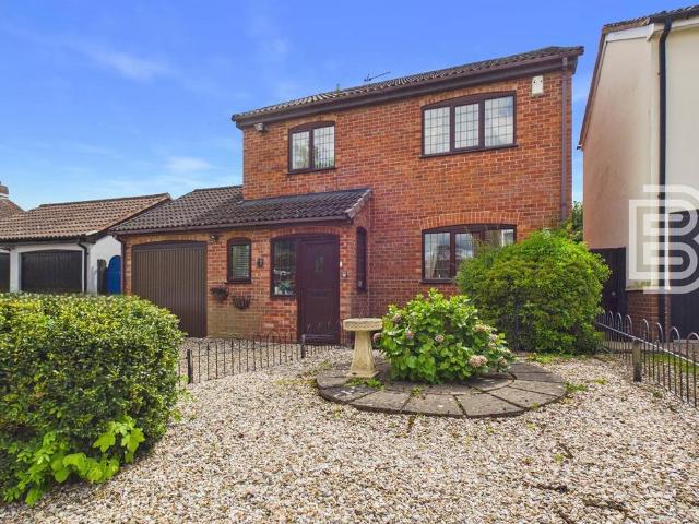 4 bedroom detached house for sale