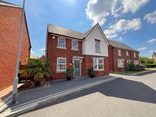 4 bedroom detached house for sale