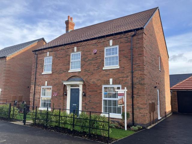 4 bedroom detached house for sale