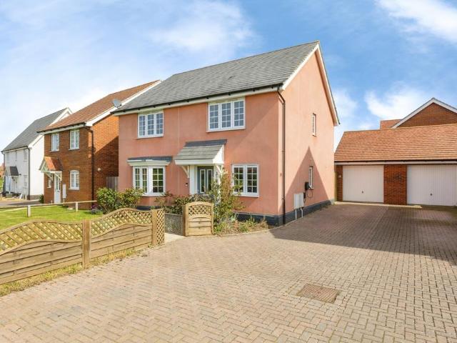 4 bedroom detached house for sale