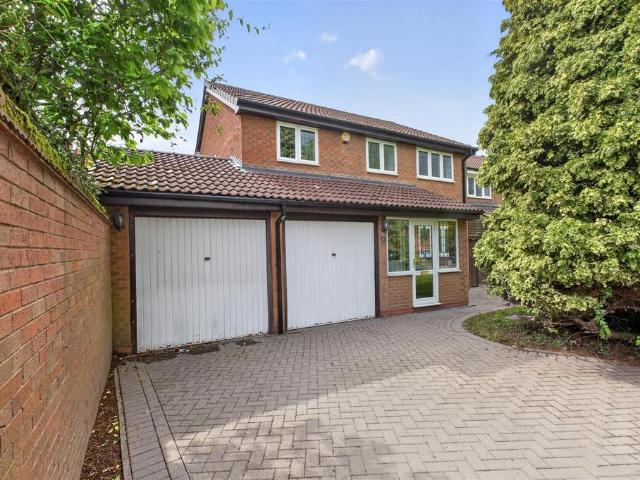 4 bedroom detached house for sale