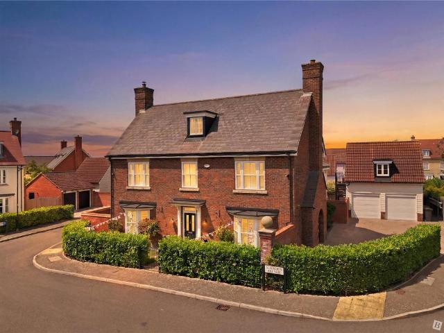 4 bedroom detached house for sale