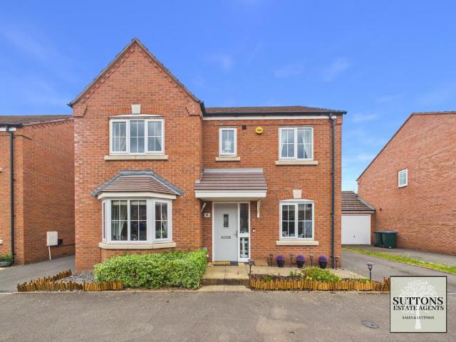 4 bedroom detached house for sale