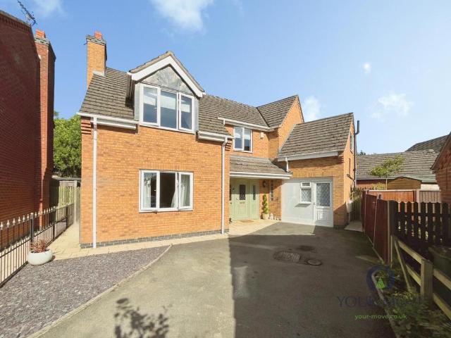4 bedroom detached house for sale