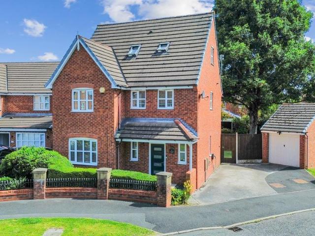 4 bedroom detached house for sale