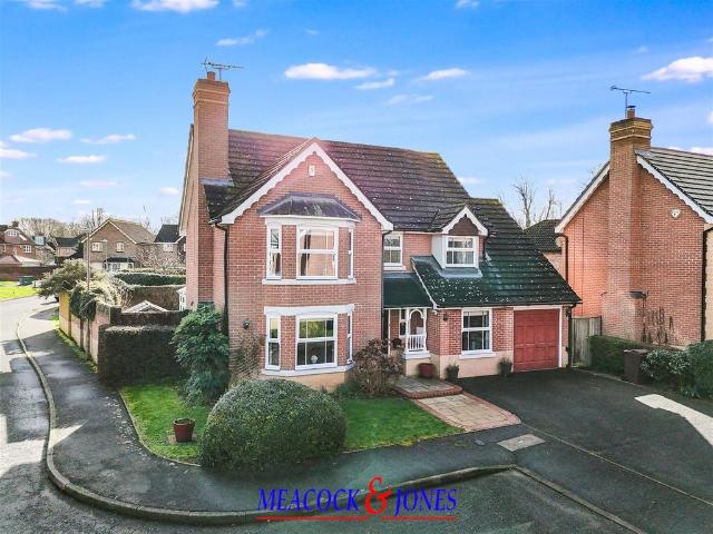 4 bedroom detached house for sale