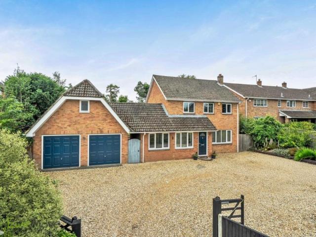 4 bedroom detached house for sale