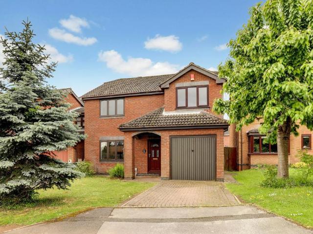 4 bedroom detached house for sale