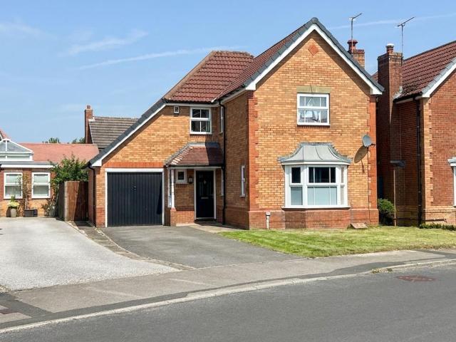 4 bedroom detached house for sale