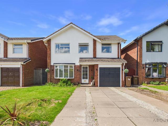 4 bedroom detached house for sale