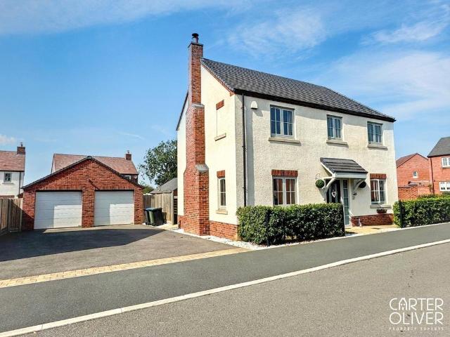 4 bedroom detached house for sale