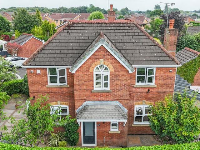 4 bedroom detached house for sale
