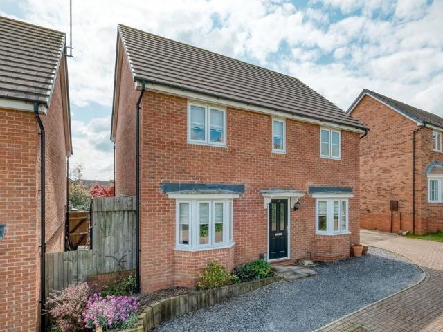 4 bedroom detached house for sale