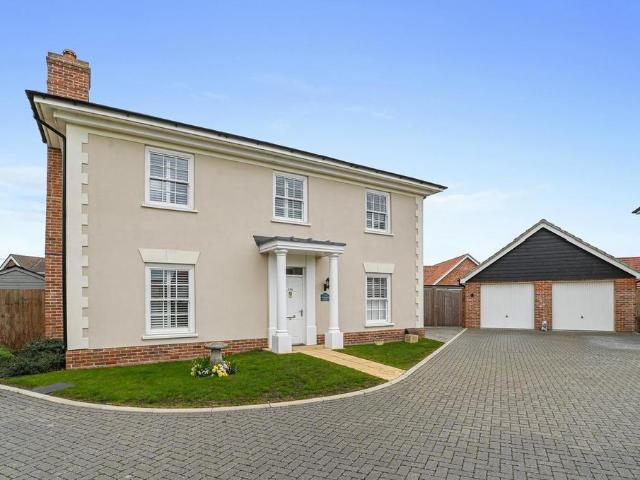 4 bedroom detached house for sale