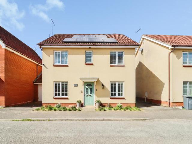 4 bedroom detached house for sale