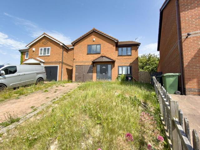 4 bedroom detached house for sale