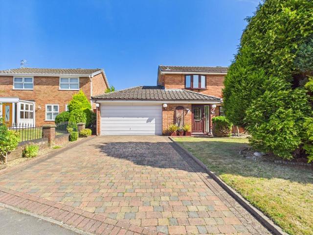 4 bedroom detached house for sale