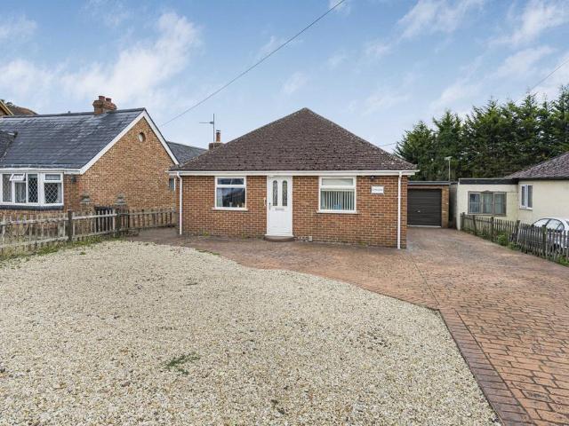 4 bedroom detached bungalow for sale