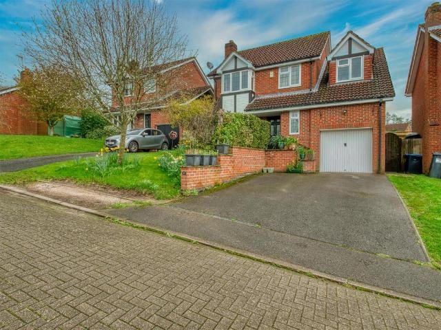 4 bedroom detached house for sale