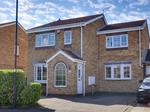 4 bedroom detached house for sale