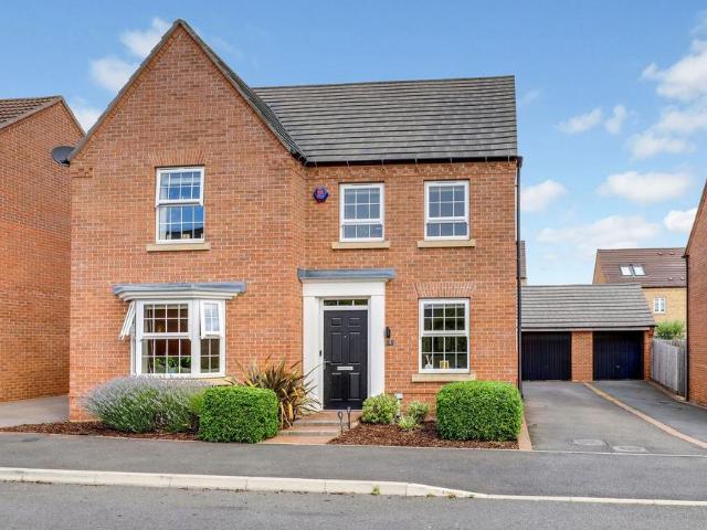 4 bedroom detached house for sale