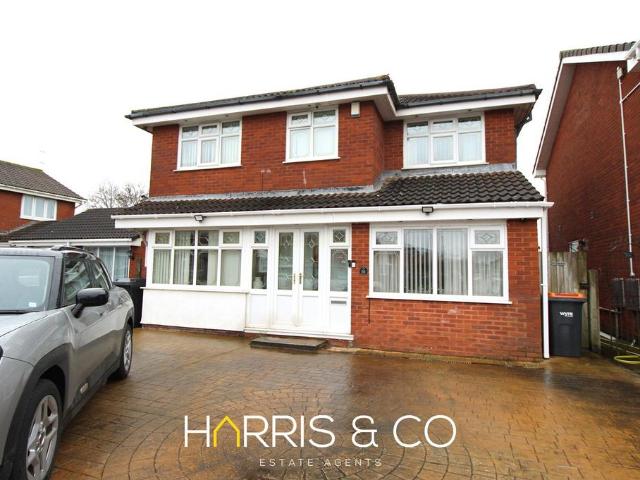 4 bedroom detached house for sale