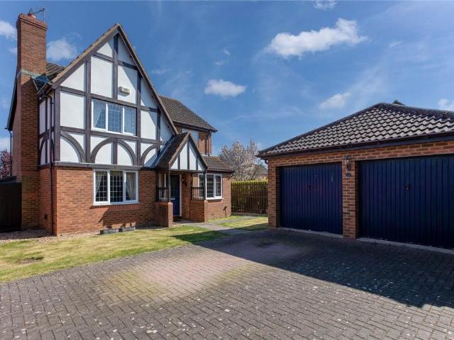 4 bedroom detached house for sale