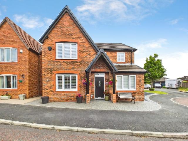 4 bedroom detached house for sale