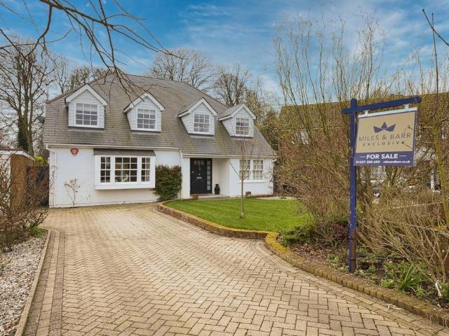 4 bedroom detached house for sale