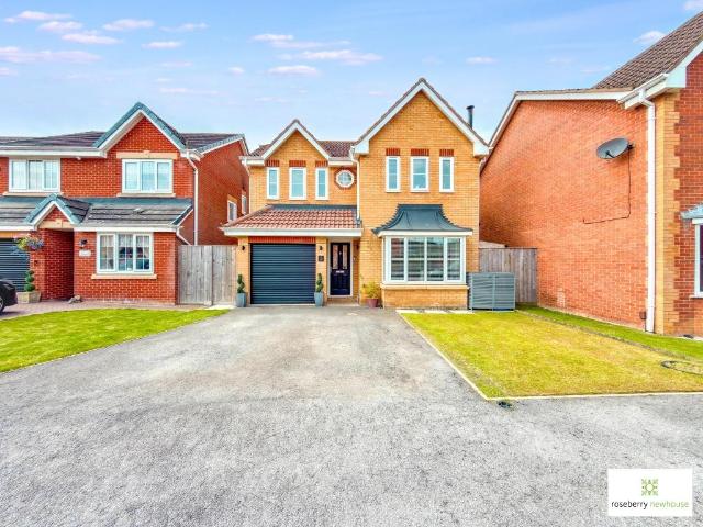 4 bedroom detached house for sale