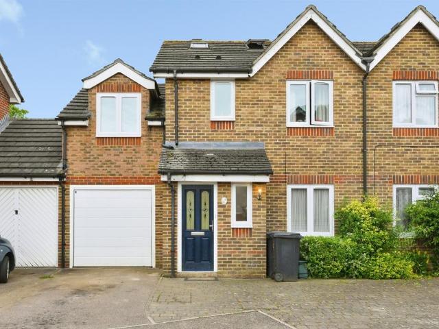 4 bedroom semi detached house for sale