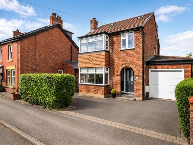 4 bedroom detached house for sale