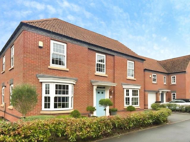 4 bedroom detached house for sale