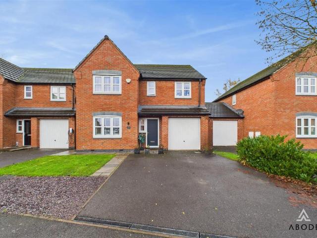 4 bedroom detached house for sale