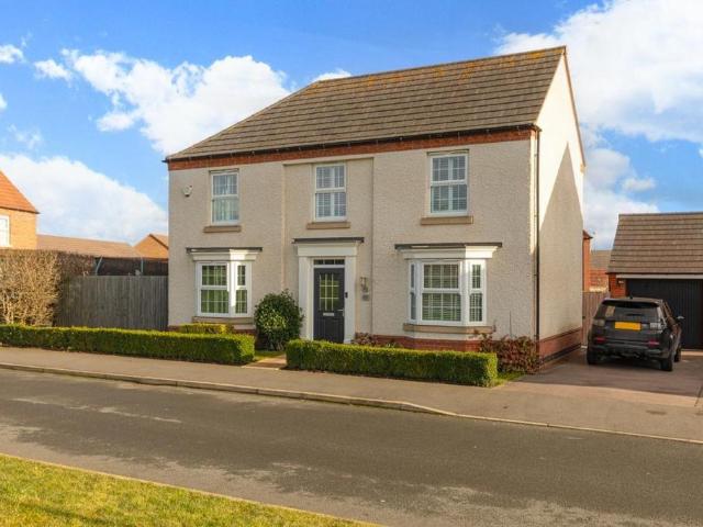 4 bedroom detached house for sale