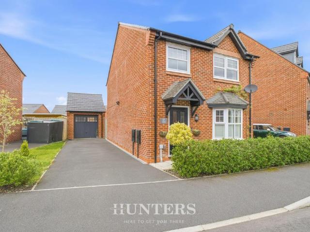 4 bedroom detached house for sale