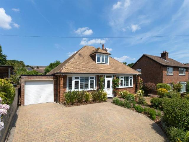 4 bedroom detached bungalow for sale