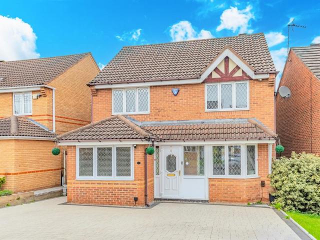 4 bedroom detached house for sale